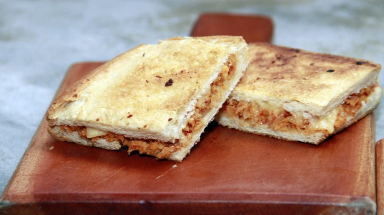 Sandwiching at Tosakanth's Roast Paan! - The Morning - Sri Lanka News