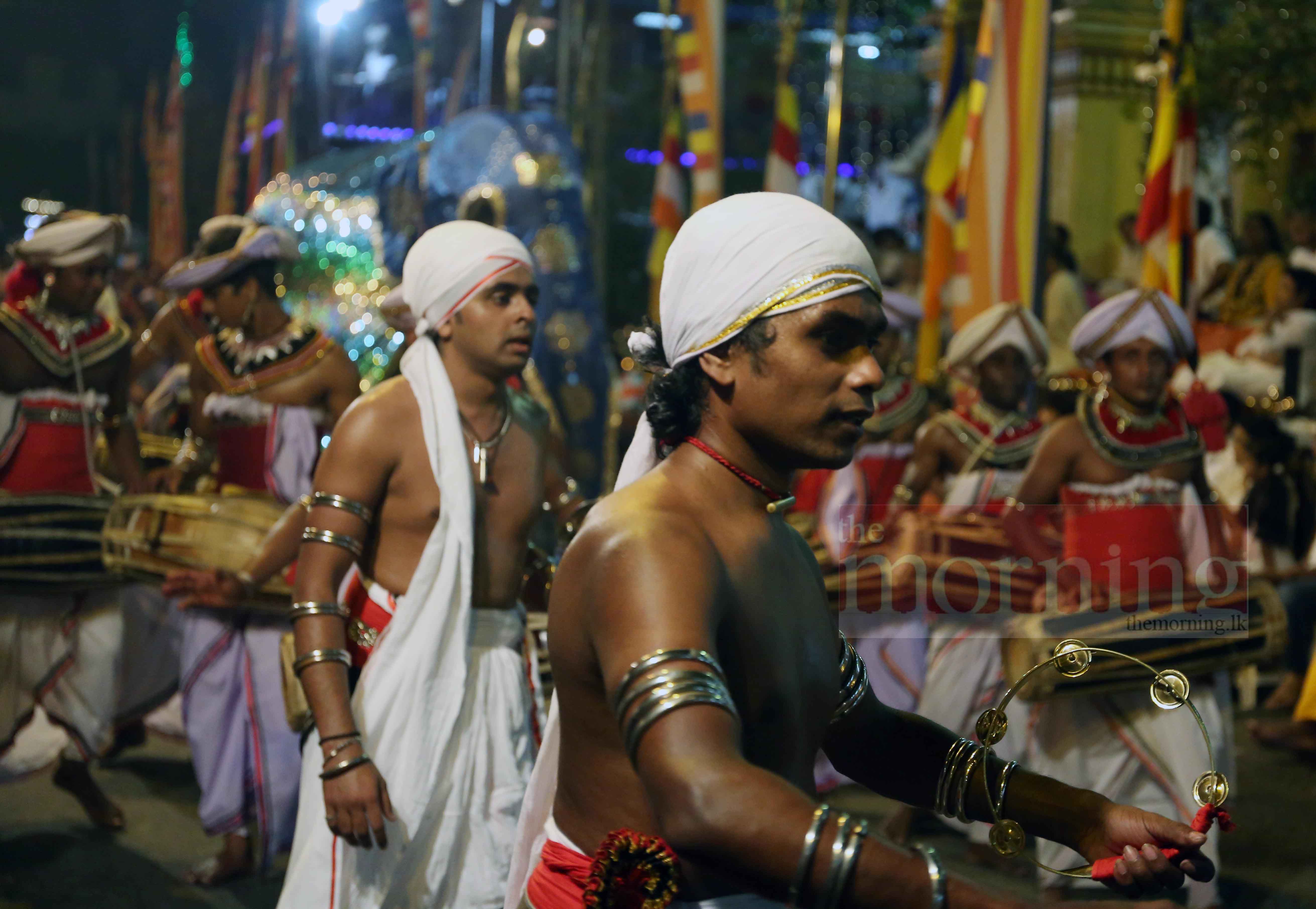 Gangaramaya Navam Maha Perahera 2019 - The Morning - Sri Lanka News