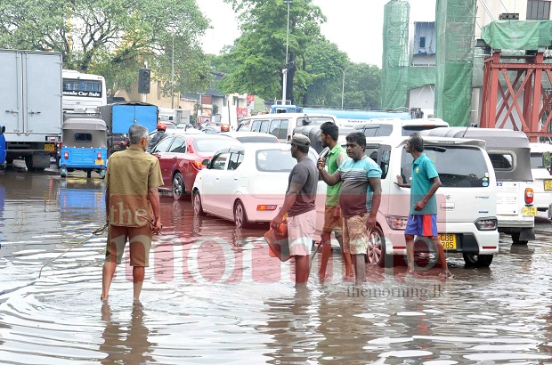 Roads flooded in Colombo - The Morning - Sri Lanka News