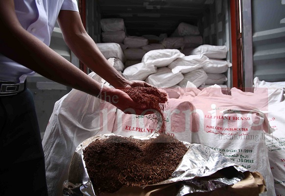 SL Customs officials seize 35,000 Kg refuse tea - The Morning - Sri ...