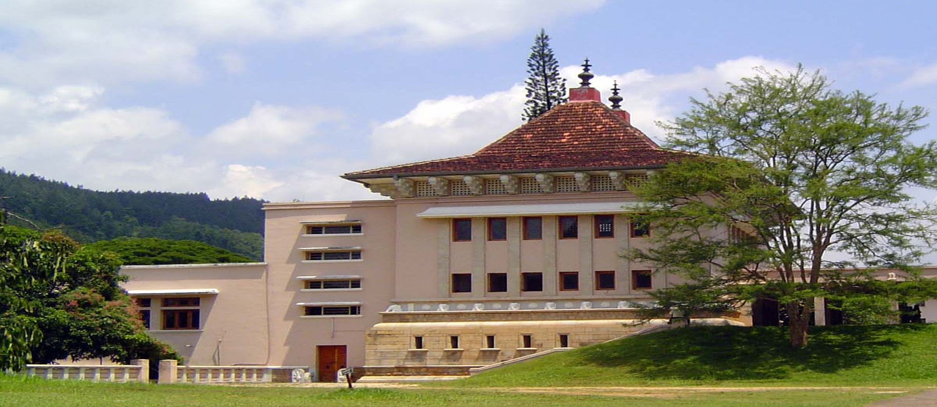 Peradeniya University temporarily closed - The Morning - Sri Lanka News