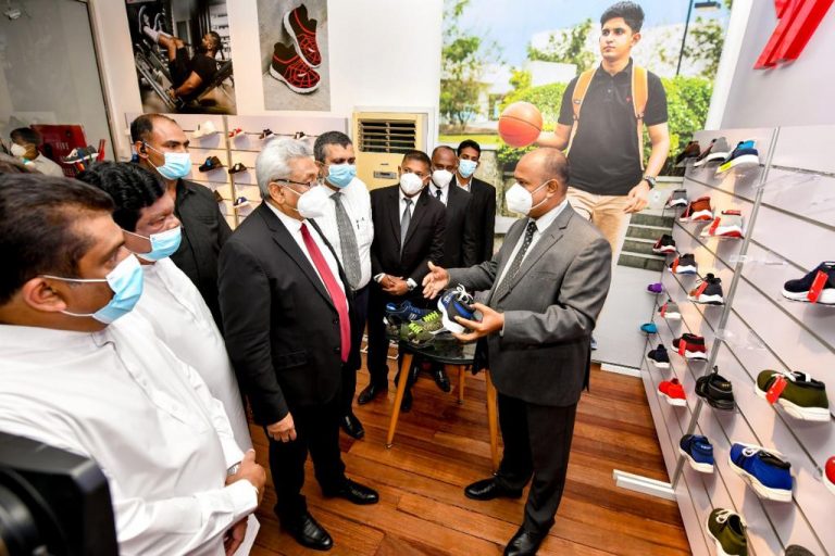 President declares open first YOO shoes outlet at ‘Rajawasa’ - The ...