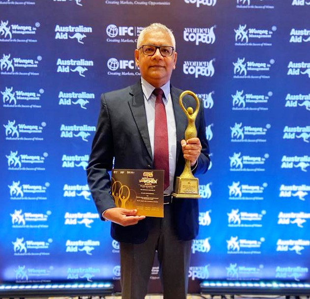 Vanithabhimana wins award at ‘Top50’ Professional and Career Women ...