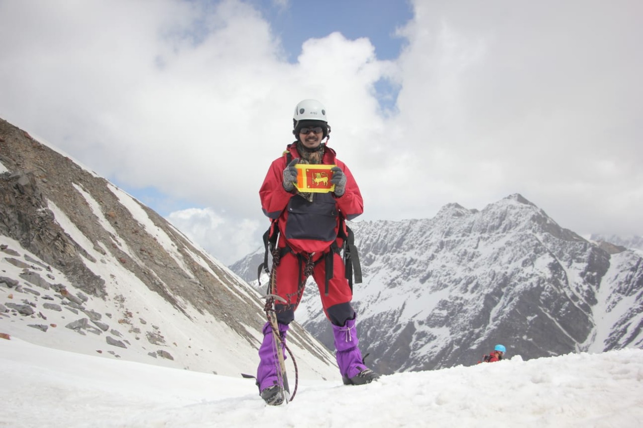 Dilum plans to be the third Sri Lankan to conquer Everest - The Morning ...