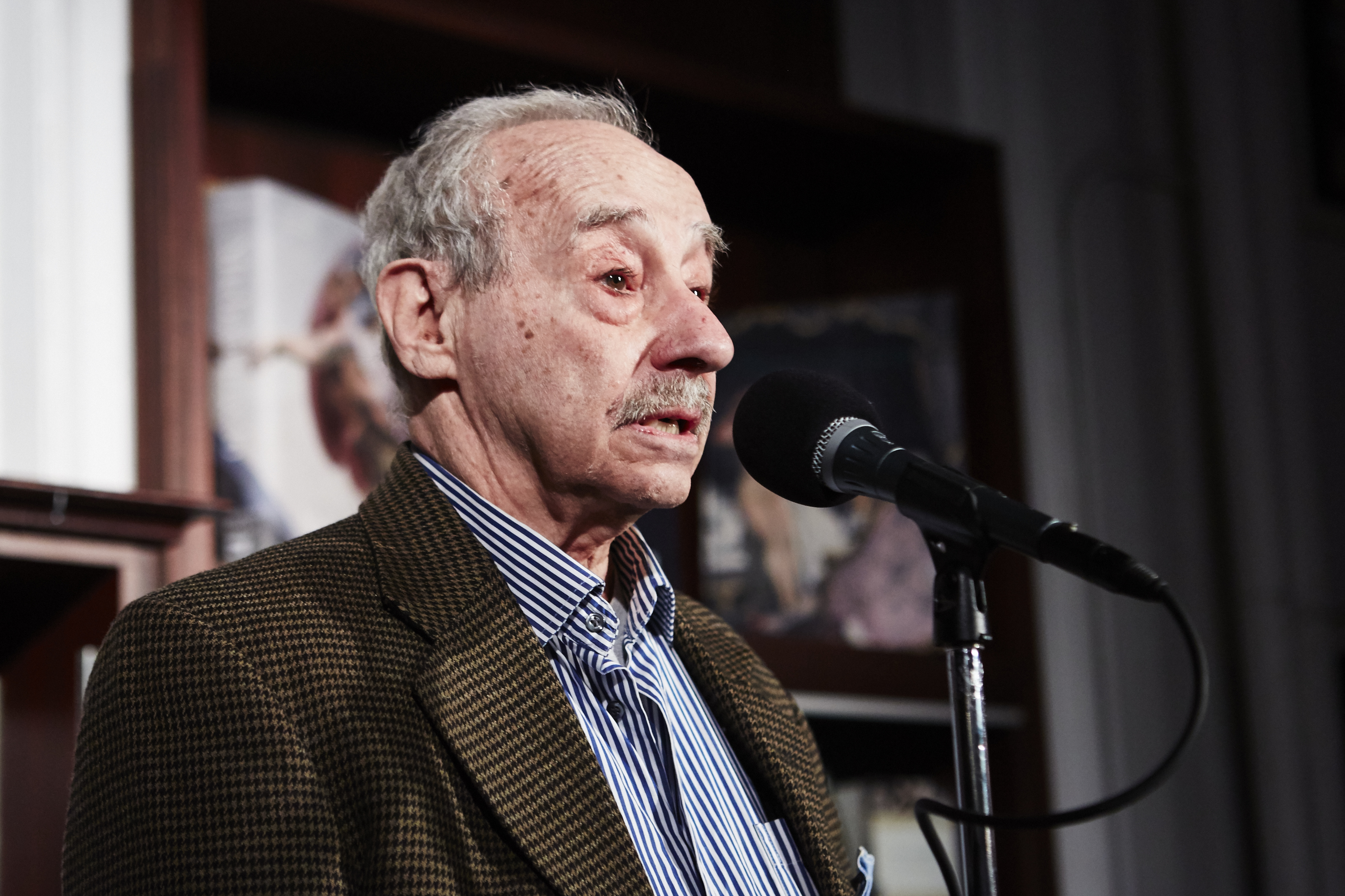 The Moth (en-US) | Radio Hour | The Moth Holiday Special 2016 ...