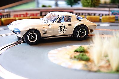 revell-monogram-slot-car-corvette-grand-sport-road-america-1964 ...