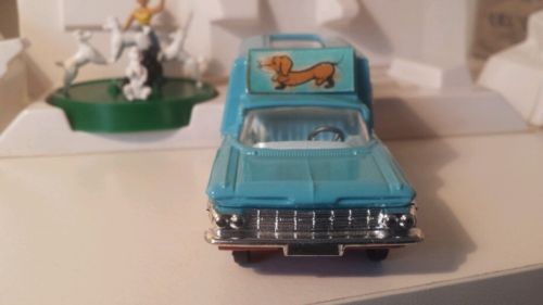 vintage-corgi-toys-chipperfields-performing-poodles-chevrolet-511-boxed ...