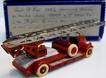 dinky-delahaye-fire-ladder-truck-ref-899-1746 - The Old Toy Guide