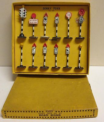 Dinky Toys, pre-war 47 Road Signs - The Old Toy Guide