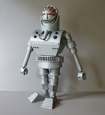 VINTAGE 1970s DOCTOR WHO GIANT ROBOT FIGURE - DENYS FISHER HONG KONG ...