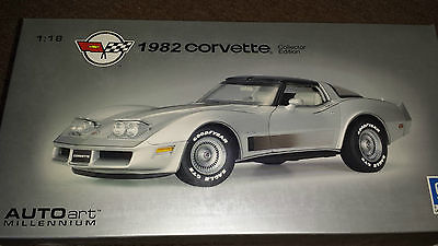 1-18-autoart-1982-chevrolet-corvette-collector-edition-c3-silver-chevy ...