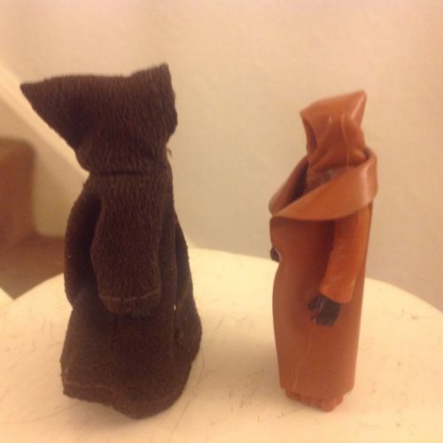 Vintage Star Wars Figures x 2 - Vinyl Caped Jawa & Cloth Caped Jawa ...