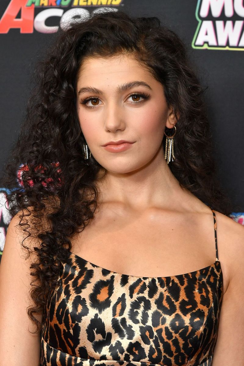 18-Year-Old Singer Caroline Romano Talks Inspirations and Music Career