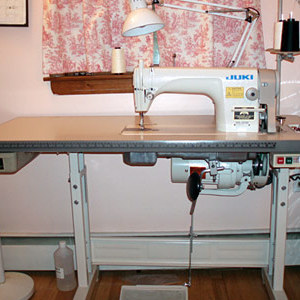 Video: The Sewing Machine Serenaded On Screen - Threads