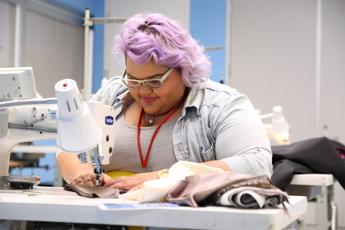 Project Runway, Season 14, Episode 12: Roll Out the Red Carpet - Threads