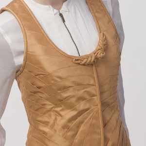 How to Create Notched Tucks - Threads