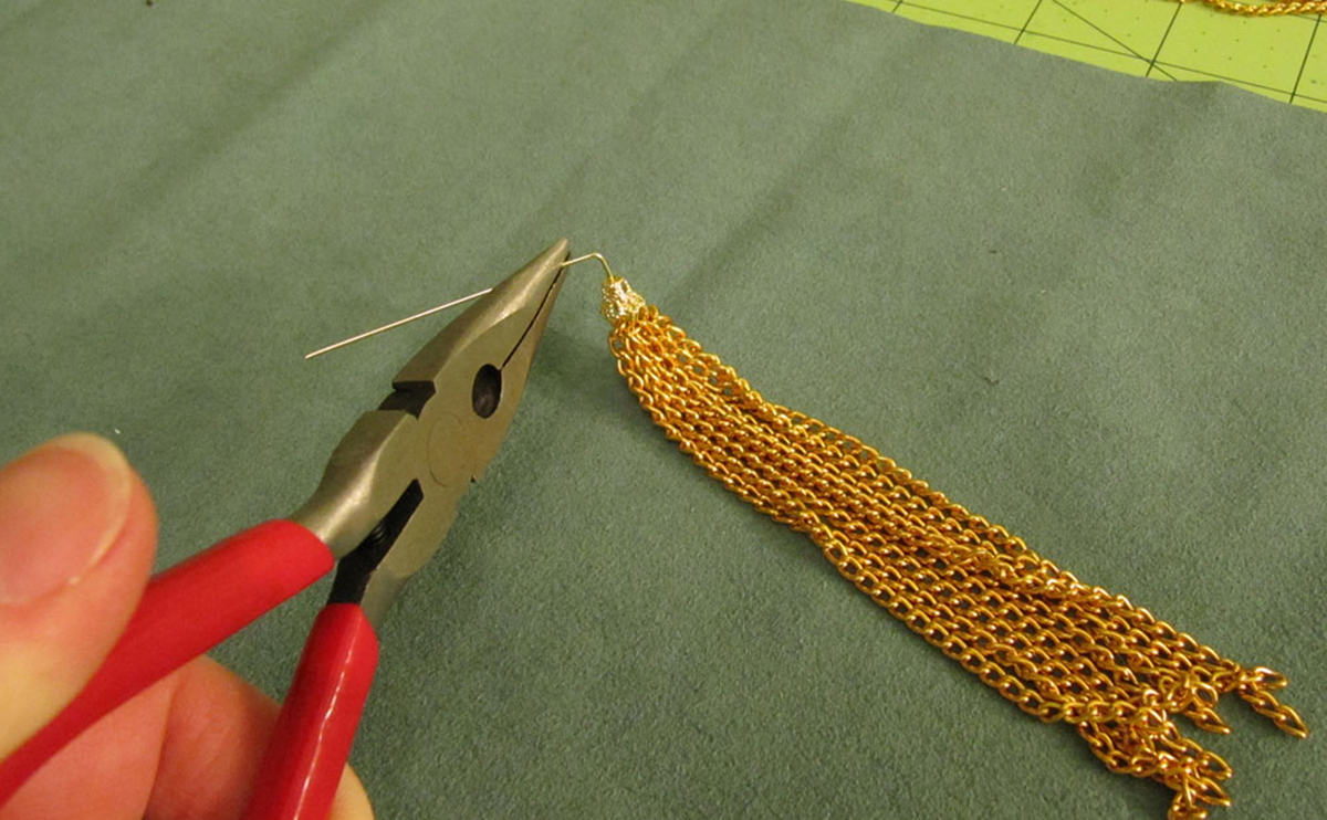 Add Zipper-Pull Tassels to a Portfolio Clutch Bag - Threads