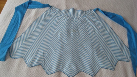 Striped apron pattern from 1941 uses techniques found in Threads! - Threads