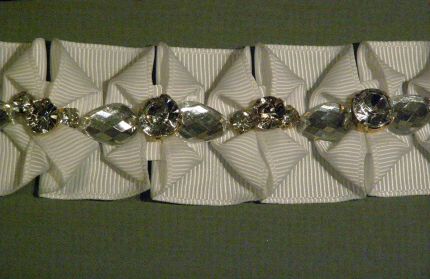 How to Make a Lovely Pleated-Ribbon Trim - Threads