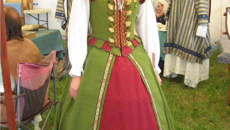 Tudor Linen Gown - Threads