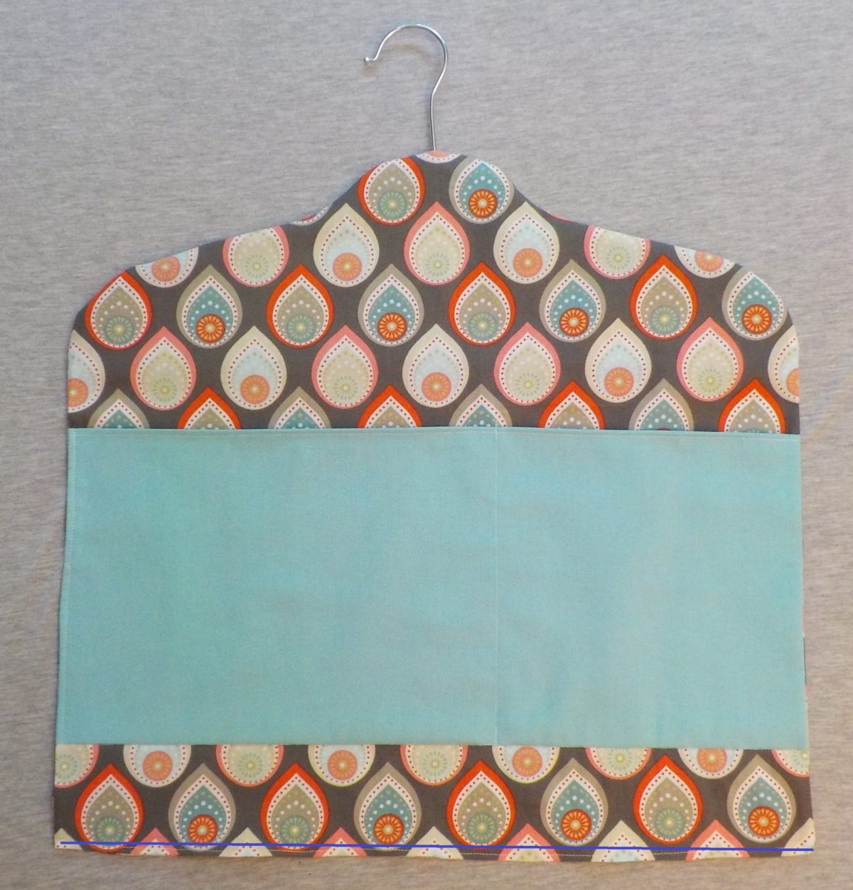 Sew a Project Hanger - Threads