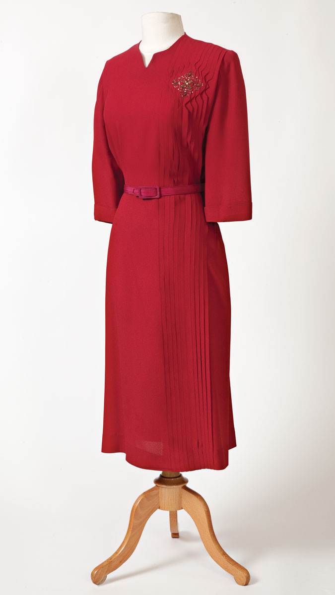 How to Sew Decorative Tucks - Threads