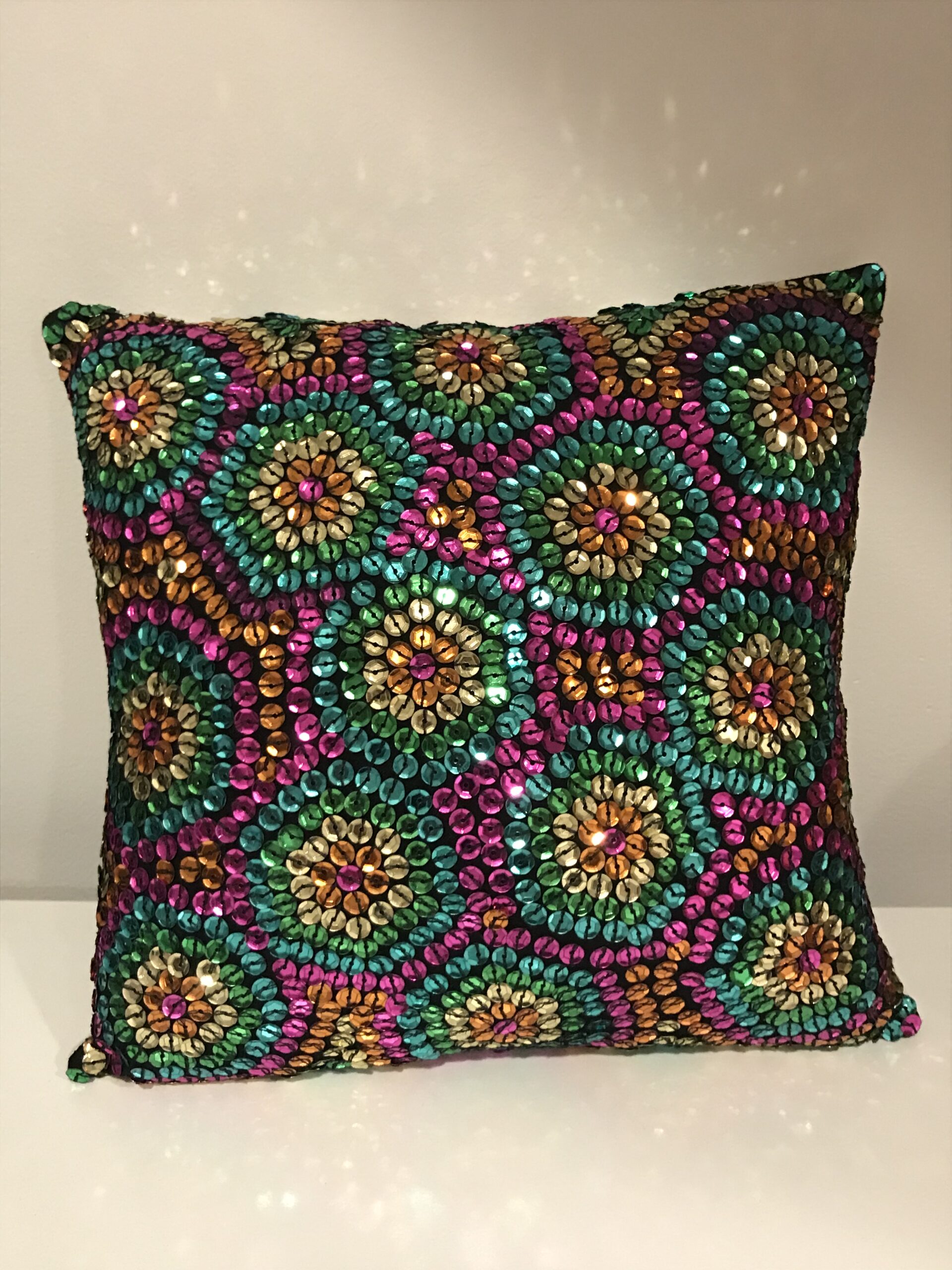 Make a Sequined Pillow for a Spark of Brilliance - Threads