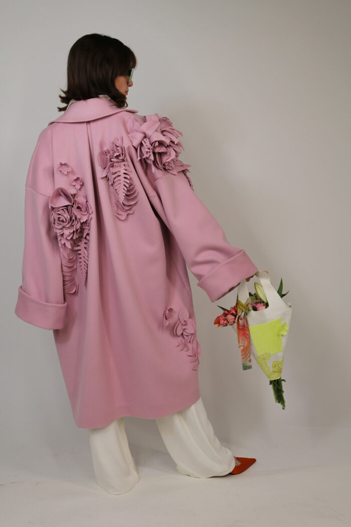 An Award-Winning Collection, with Annika Geissberger | Episode 79 - Threads