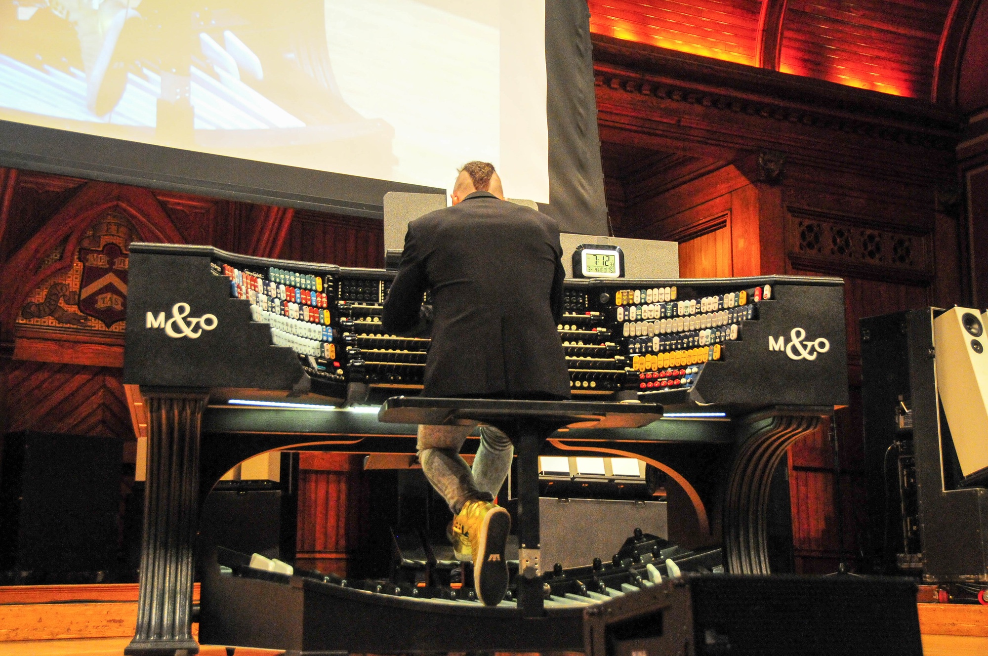 Acclaimed Organist Holds Master Class on Mobile Organ | News | The ...