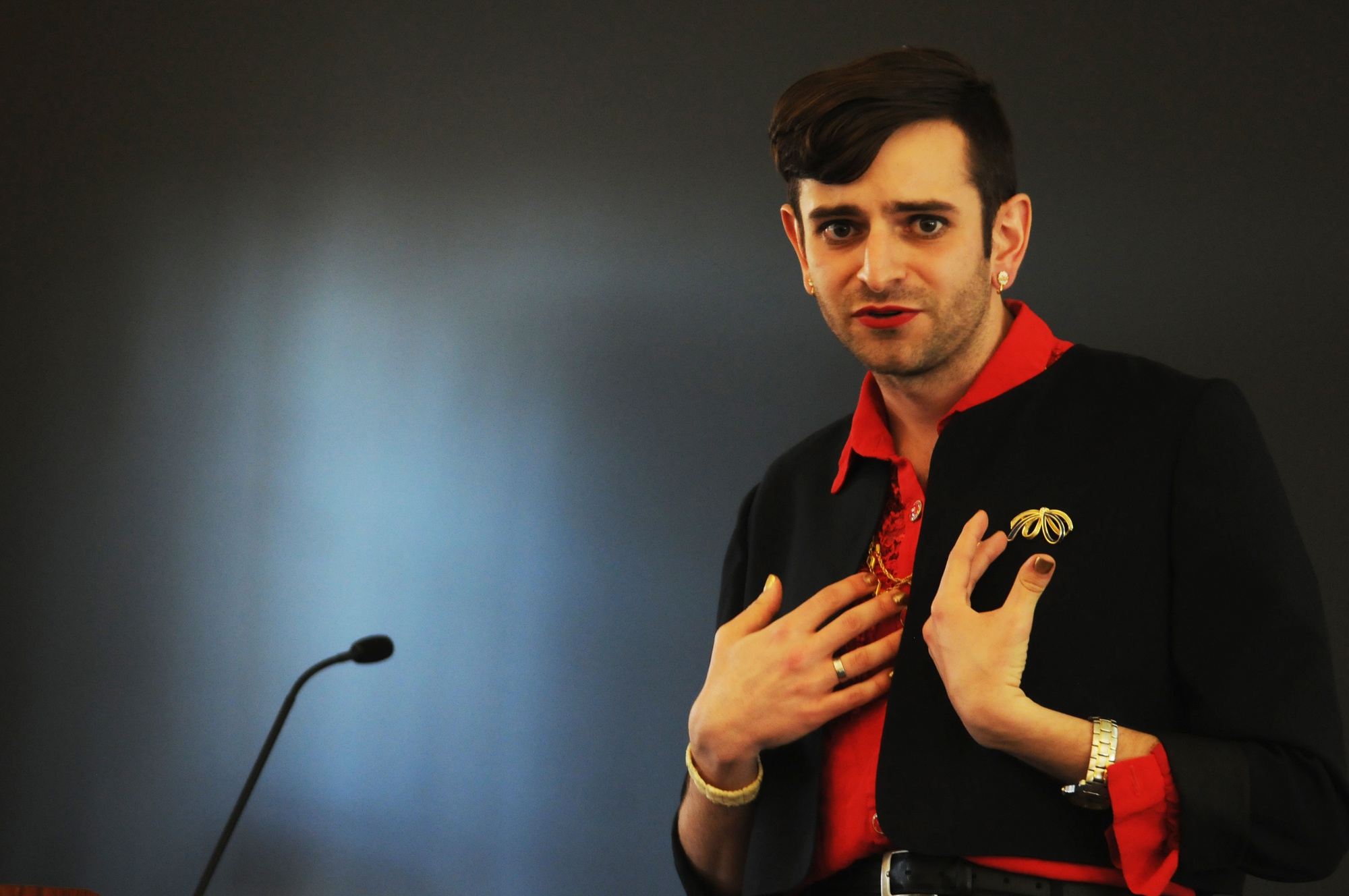 Genderqueer Advocate Calls for More Inclusive Language | News | The ...