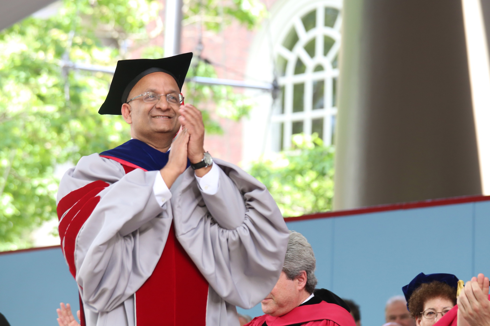 In Op-Ed, HBS and HKS Deans Discuss the Traits of Effective Leaders ...