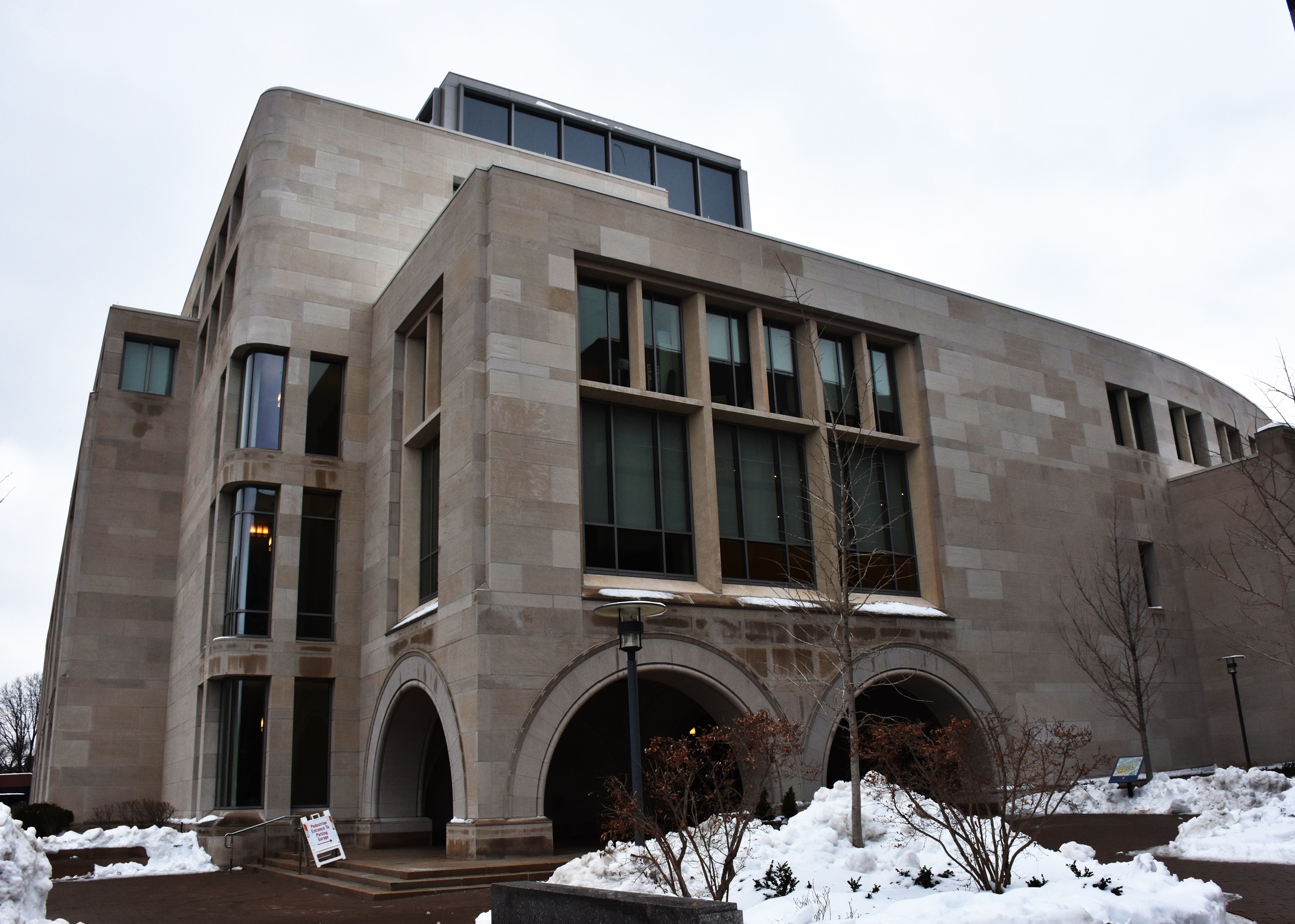 New Harvard Student Campaign Calls on University to Divest From Prisons ...