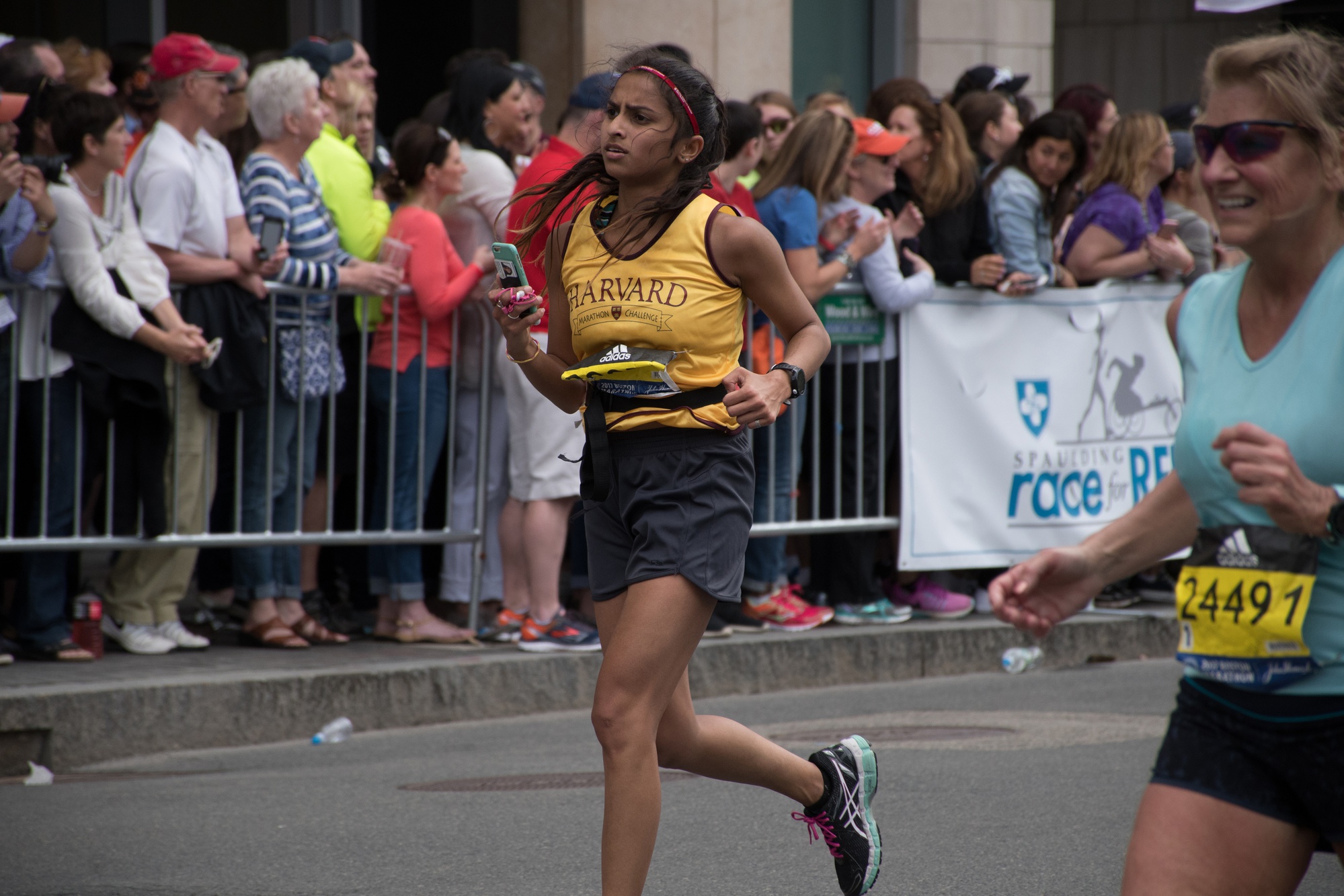Cheered on by Fans, Harvard Students Run Boston Marathon | News | The ...