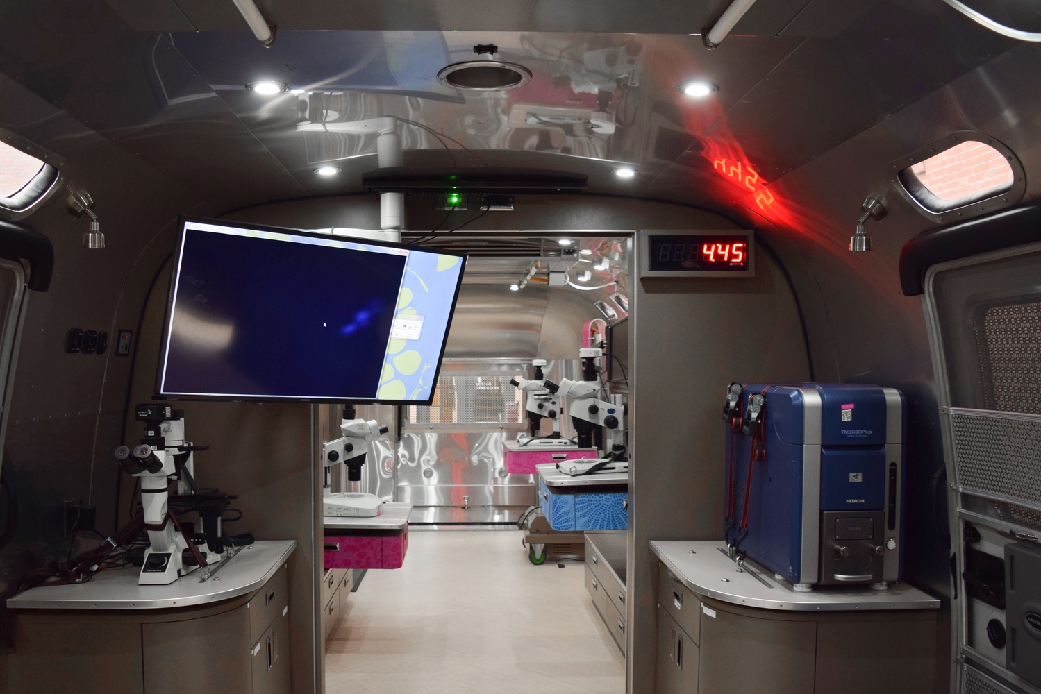 Biobus | Magazine | The Harvard Crimson