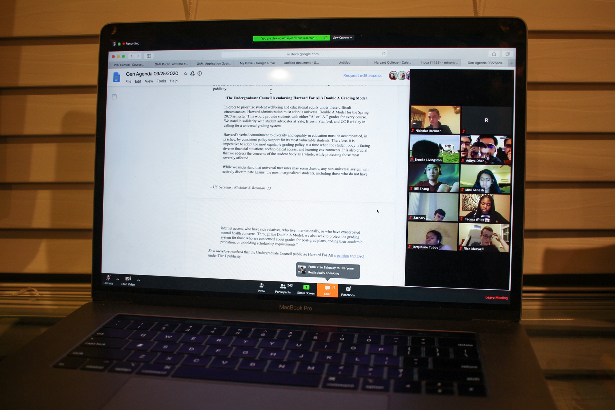 In Reversal, Harvard’s Undergraduate Council Endorses Universal Pass ...