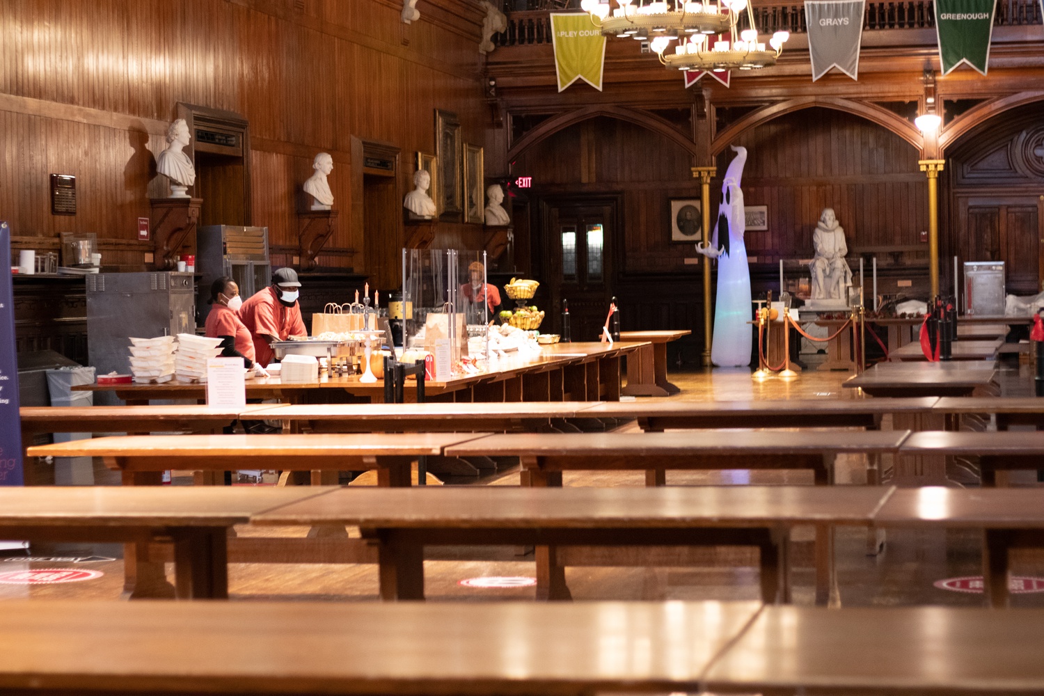 An Empty Annenberg Dining Hall | Multimedia | The Harvard Crimson
