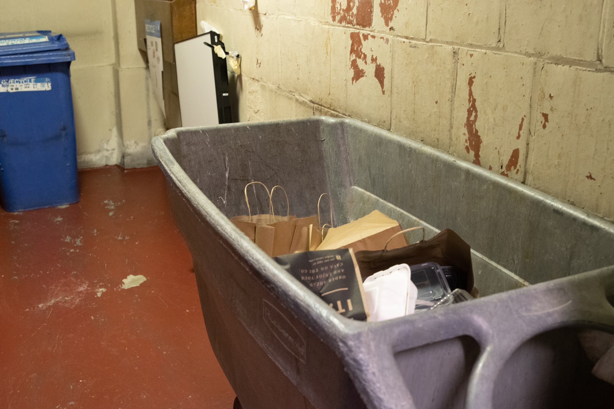 Grab-and-Go Dining Sparks Concerns About Waste | News | The Harvard Crimson