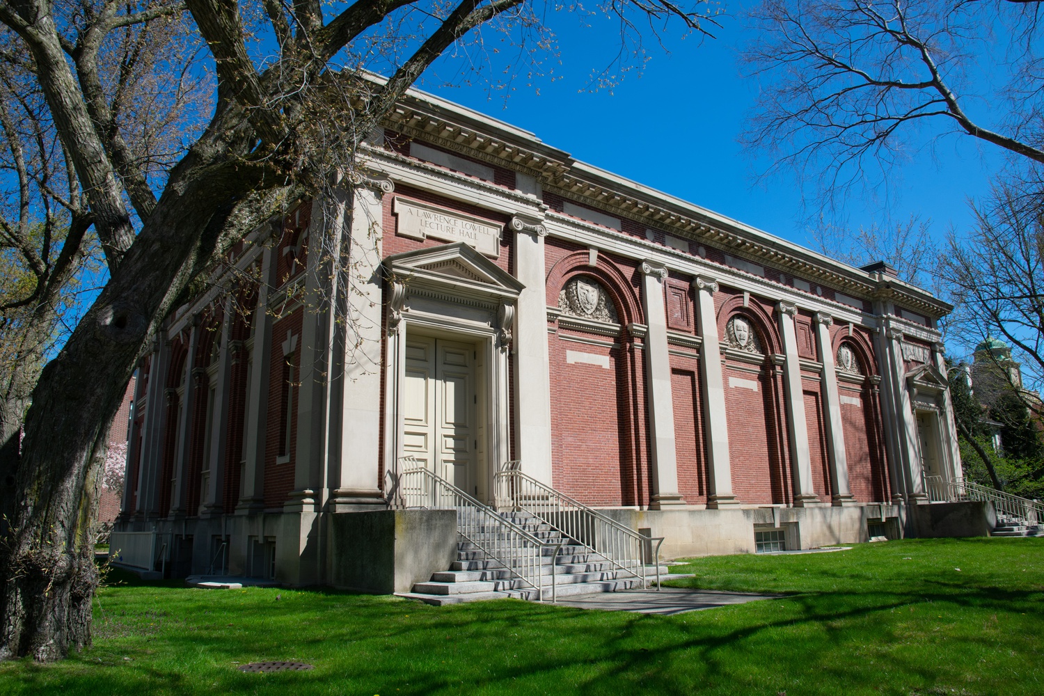 HLOS - Foxcroft | News | The Harvard Crimson