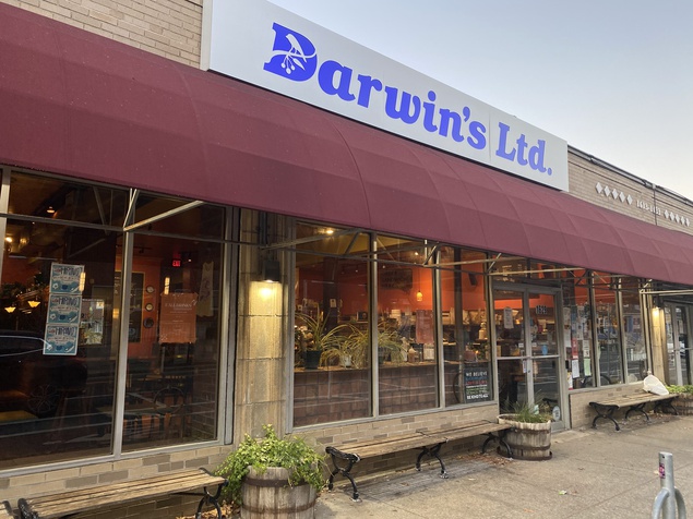 Darwin’s to Close Doors After 30 Years of Business | News | The Harvard ...