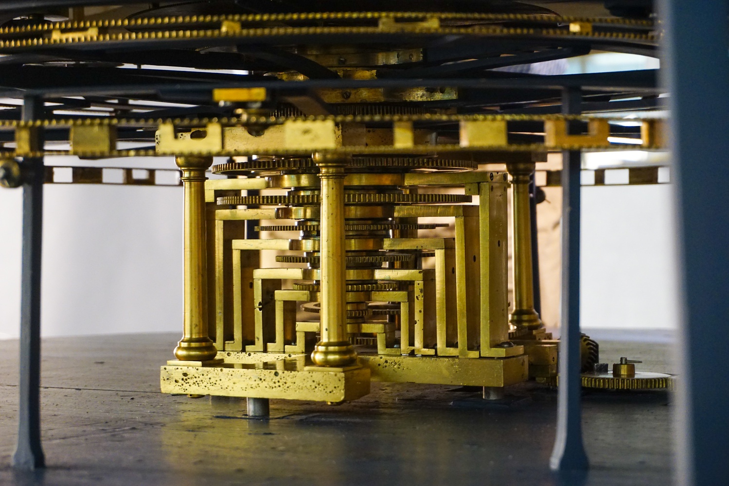 orrery gears | Magazine | The Harvard Crimson