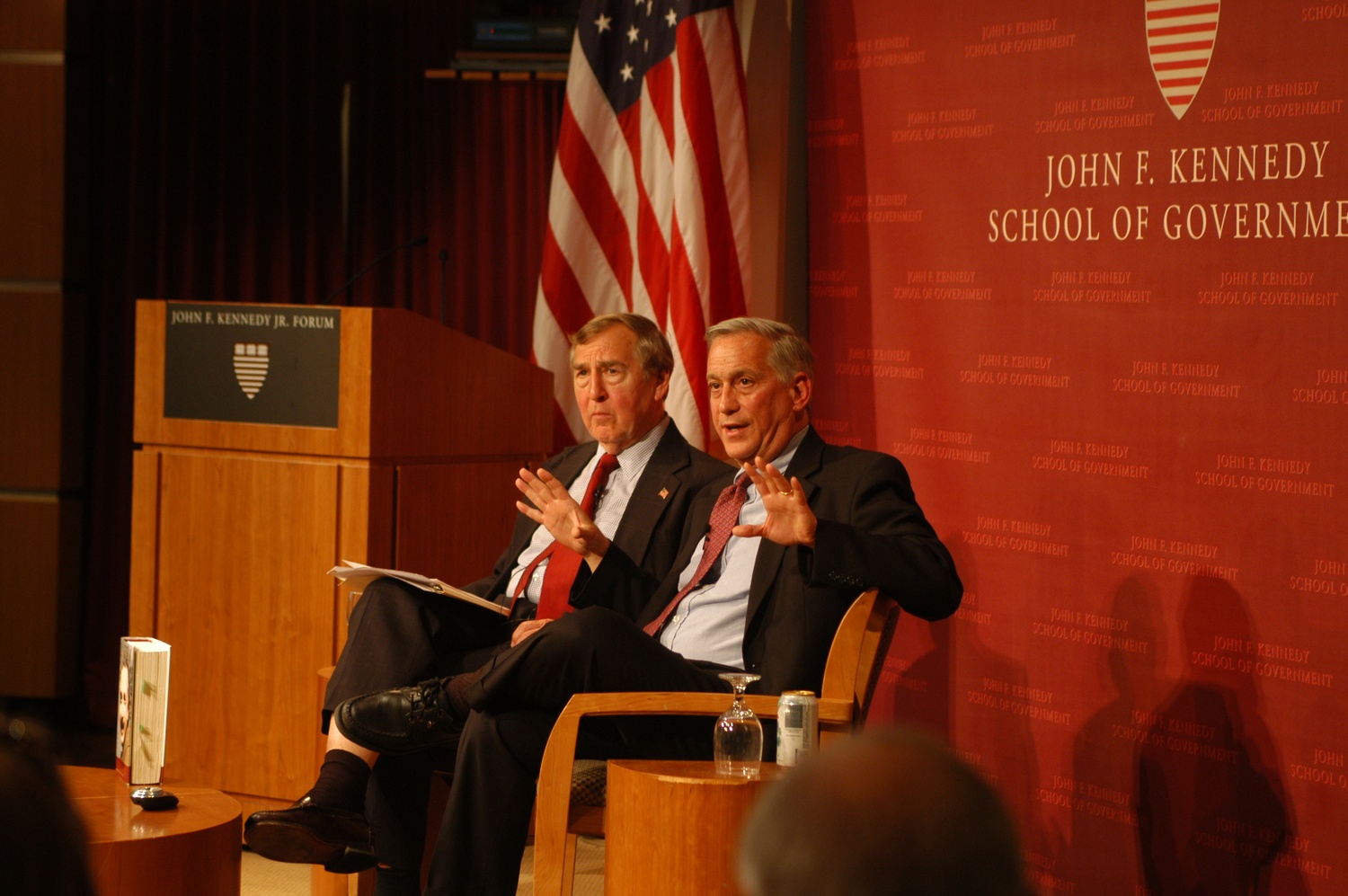 Walter S. Isaacson '74 Speaks at 2007 IOP Forum | News | The Harvard ...