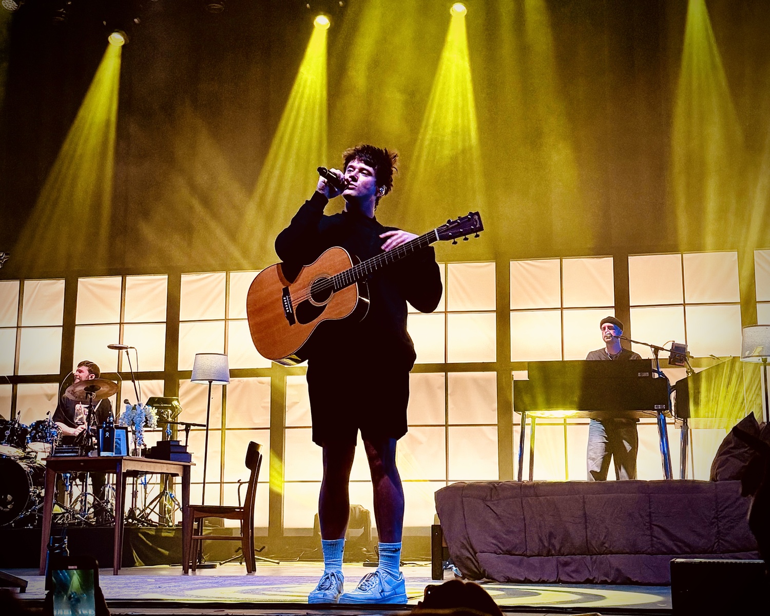 Alec Benjamin Concert Review: The ‘12 Notes Tour’ Hits All the Right ...