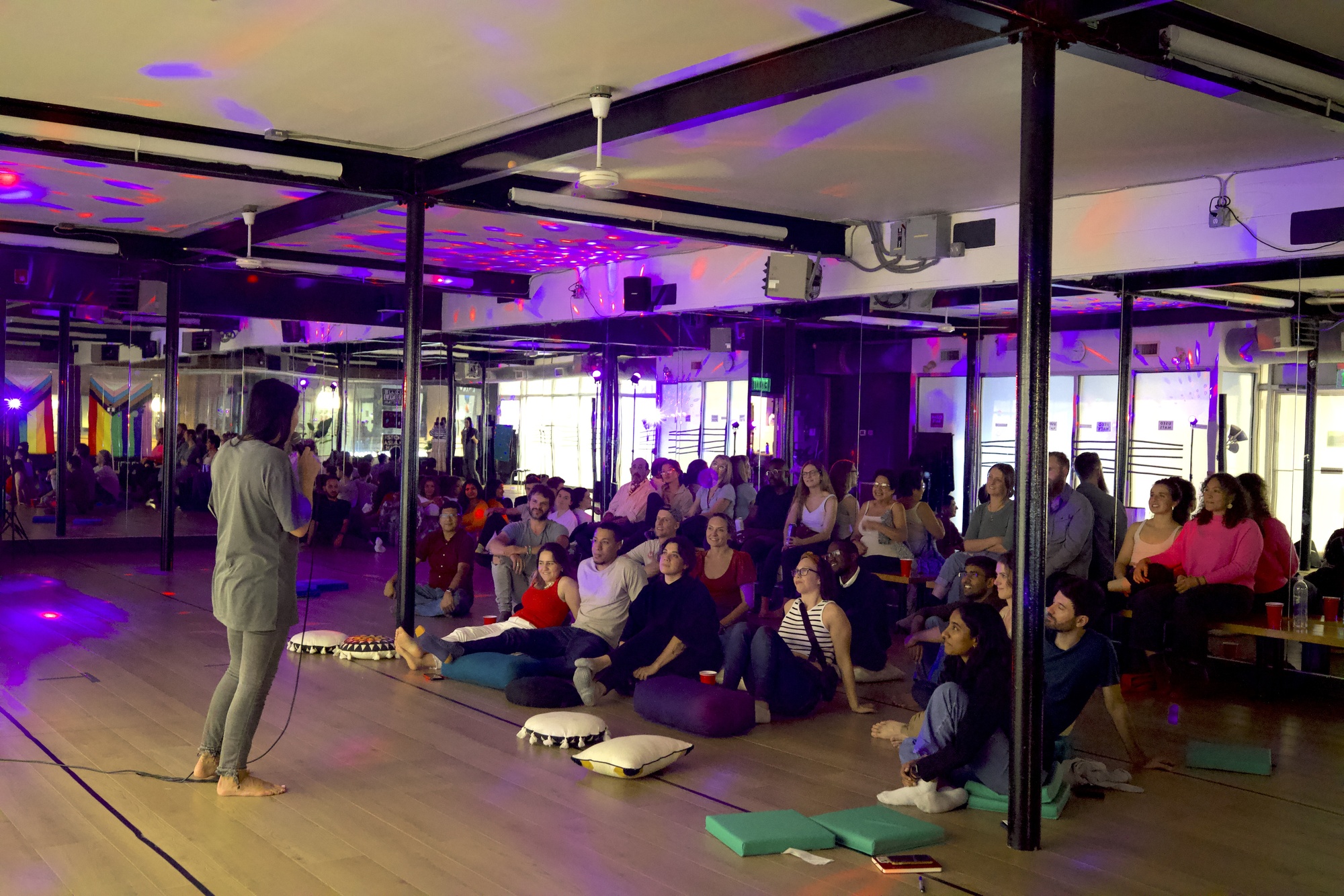 What Do Yoga and Comedy Have in Common? At ‘Barefoot Comedy,’ More Than ...