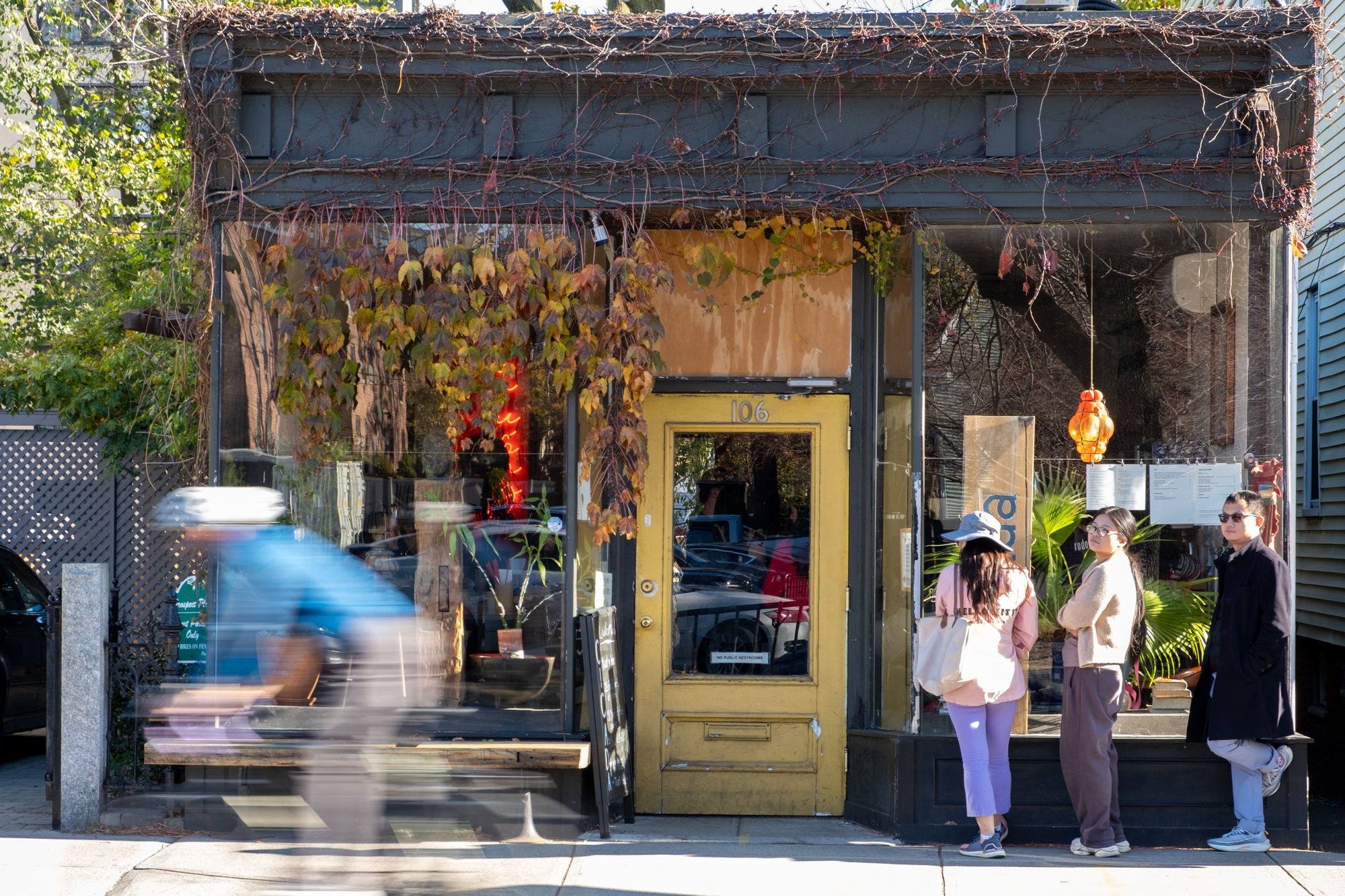 Cicada Coffee Bar Review: Bustling, Bubbly, and Bright | Arts | The ...