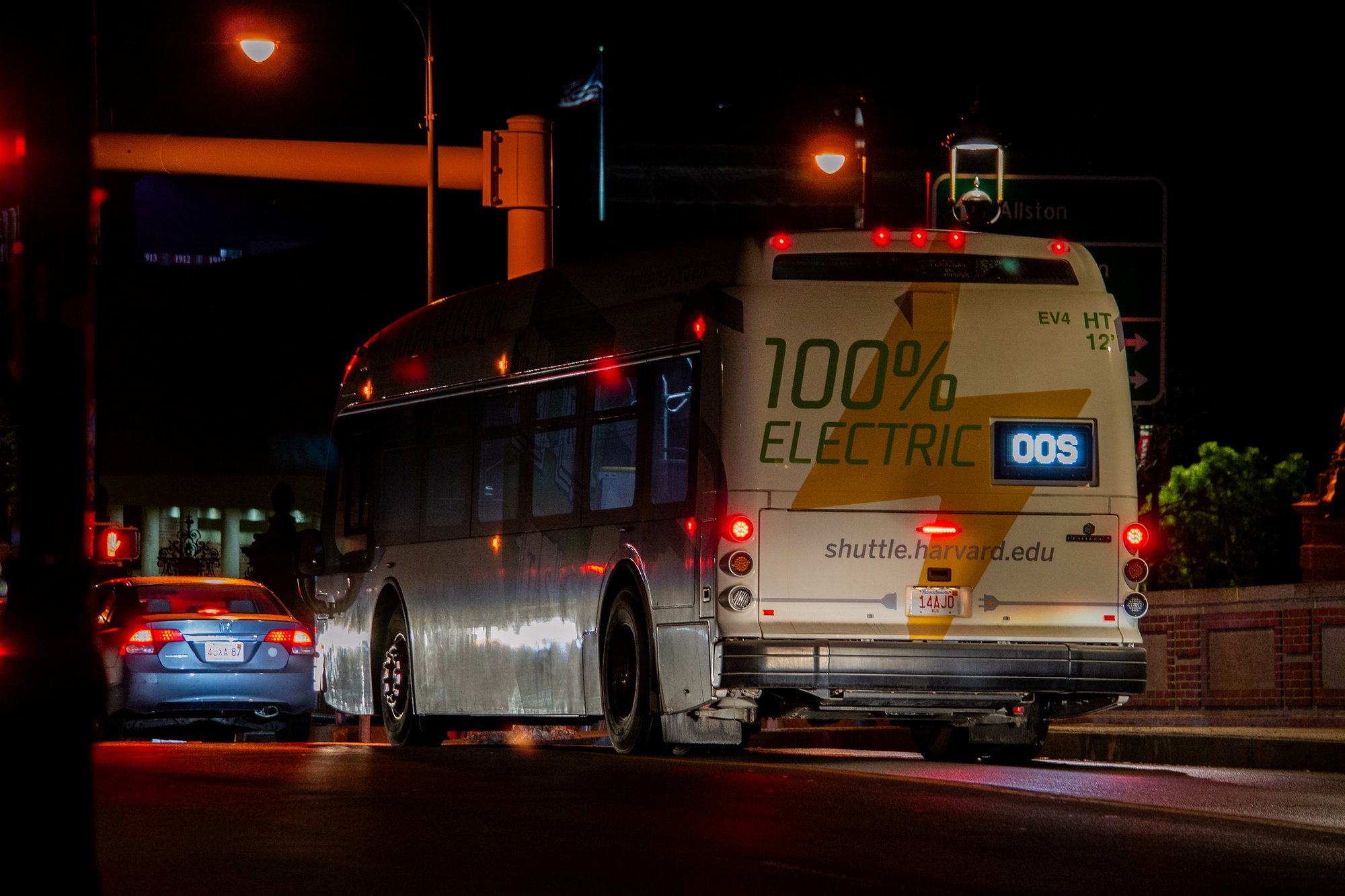 Harvard To Consider Alternative Shuttle Services Amid Student ...