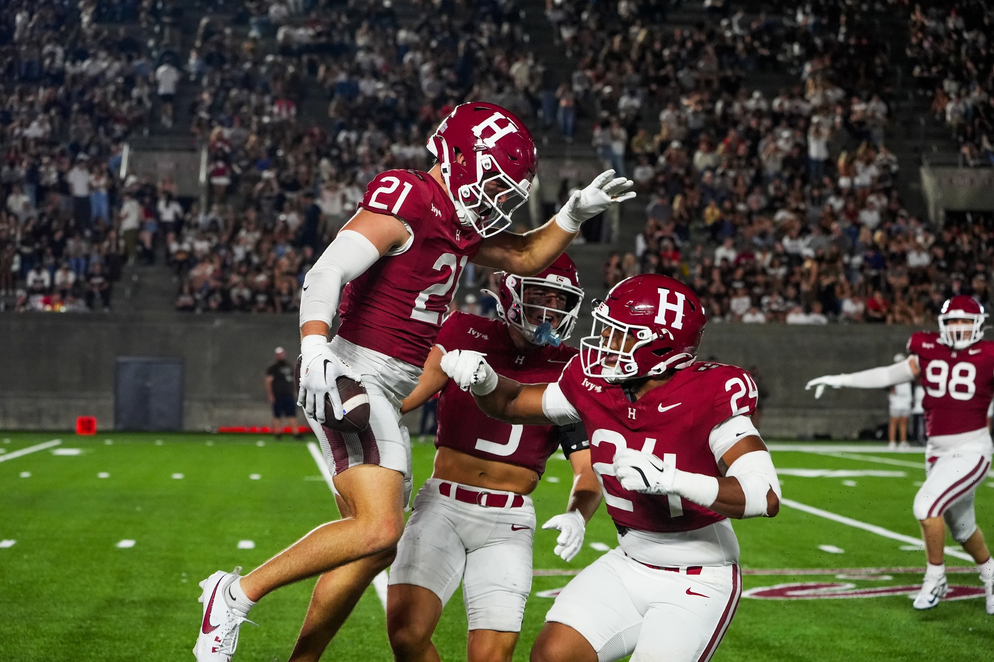 Welcome to Worcester: No. 25 Harvard Football Ready for Road Test ...