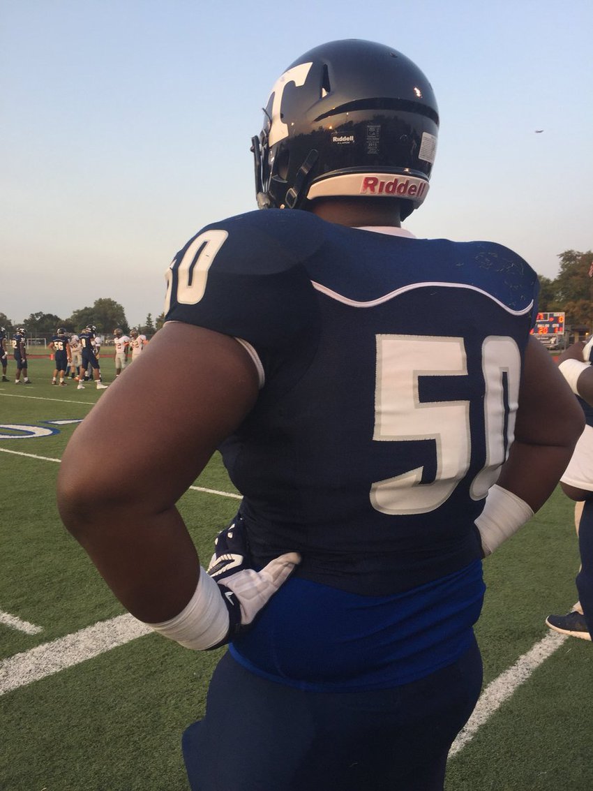 Redford Thurston (Varsity) - The D Zone Football