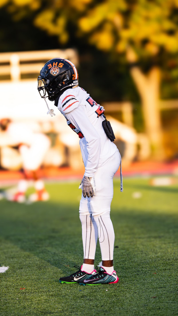 Belleville 2026 CB/S/WR David Jackson Jr is visiting Cincinnati on 04 ...