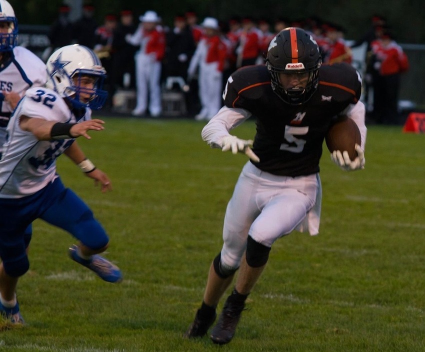 Manton (Varsity) - The D Zone Football