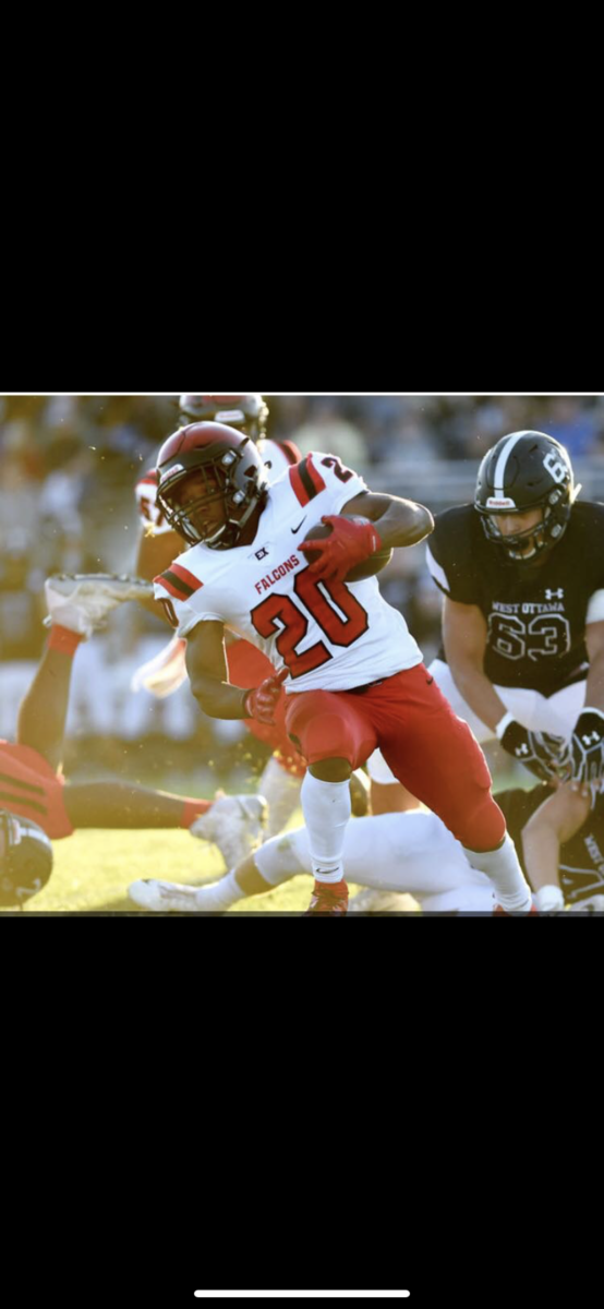East Kentwood (Varsity) - The D Zone Football